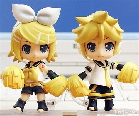 Kagamine Rin And Kagamine Len Figure Anime Figures Vocaloid Characters