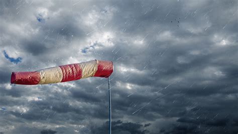 ВРЕМЕТО Жълт код за силен вятър и гръмотевични бури Nova