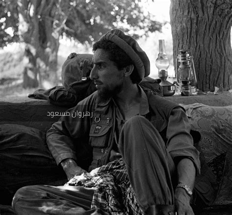 رهروان “از یک طرف جبهه شکست خورده بود، به جز دو قریه، دیگر در تمام