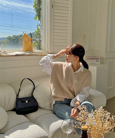 리리앤코 보들보들한 앙고라 터치감 소재로 부드러운 촉감이 기분 좋은 베스트에요 다양한 하의와 코디해도 Facebook