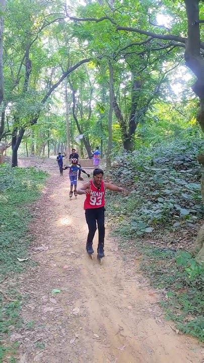 কিভাবে মাটির রাস্তায় স্কেটিং করলাম আমরা কত কষ্ট করে ভিডিও বানাই না দেখলে বুঝতে পারবেন না