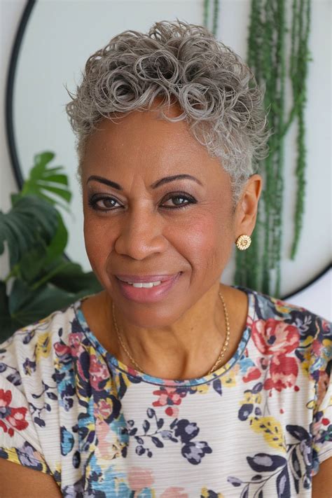 Short Hairstyles For Thick Hair Las Over 60 Year Old Woman