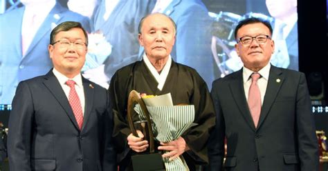 밀양 시민의 날 문화의 달인 박희학씨