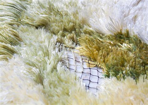 Studio Nienke Hoogvliet Uses Algae Yarn To Create Sea Me Rug