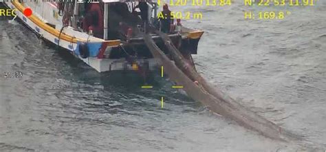 高雄茄萣外海漁船違規拖網 海巡出動無人機空拍蒐證 社會 Ctwant