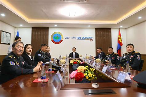 Ерөнхийлөгч У Хүрэлсүх Цэргийн төв эмнэлэгт ажиллалаа