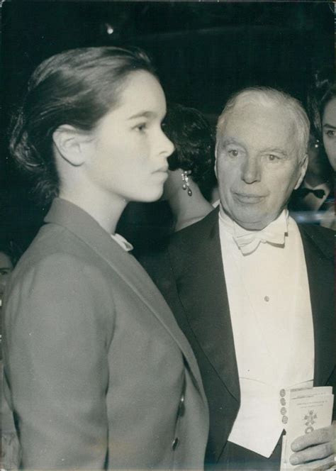 Geraldine Chaplin With Her Father Charlie Chaplin In 2025 Old
