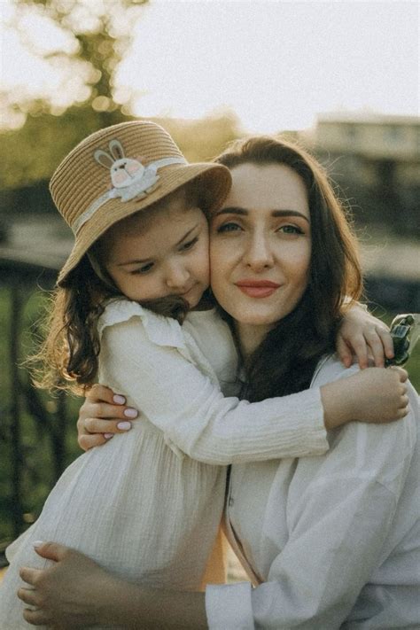 Мама и дочка фотосессия на природе семейная фотосессия съемка на природе Lifestyle Mother