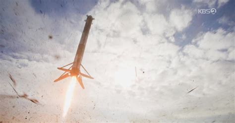 Et 지구 최강 로켓 ‘팰컨 헤비‘비밀 임무 수행하러 우주로