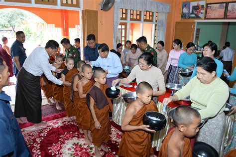 နိုင်ငံတော်စီမံအုပ်ချုပ်ရေးကောင်စီဥက္ကဋ္ဌ နိုင်ငံတော်ဝန်ကြီးချုပ် ဗိုလ်ချုပ်မှူးကြီး မင်းအောင်လ