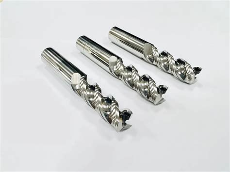 what is the difference between forward and reverse milling