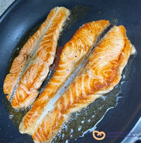 연어스테이크 만들기 굽기 연어구이 소스 만드는법 크리스마스연말 파티요리