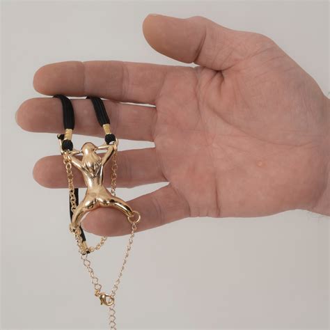 Capture Me” Sex Jewel Gold Sylvie Monthulé