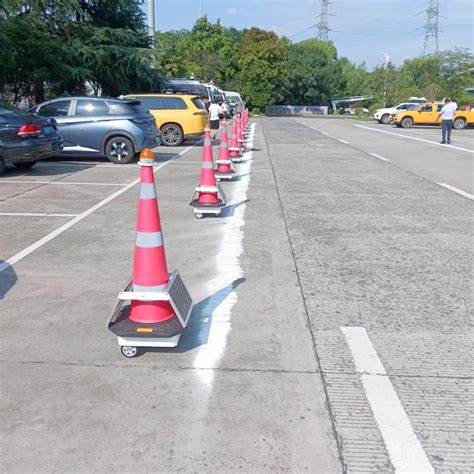 锥桶机器人 智能交通锥、交通锥机器人、警示锥机器人、智能锥桶 锥桶机器人 宁波昂霖 宁波昂霖智能装备有限公司 昂霖智能装备
