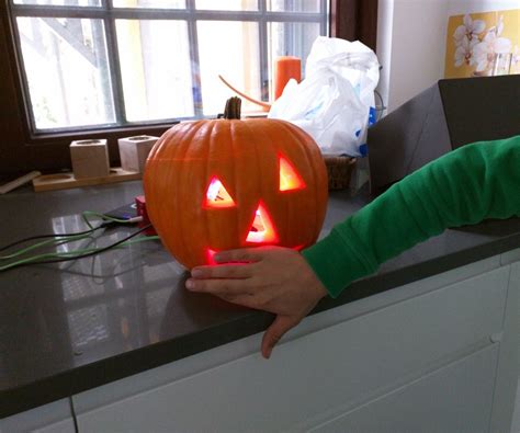 the scariest arduino powered flashing and screaming halloween pumpkin