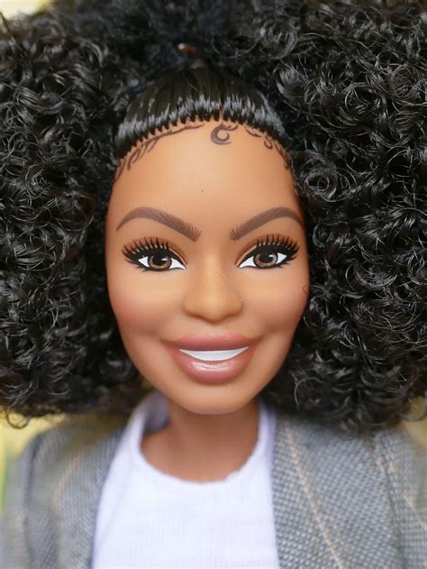 2020 Yara Shahidi Barbie Ght83