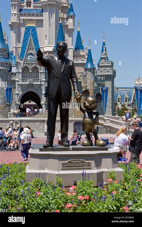Disney Park Statues Disney Character Statues At Walt Disney World