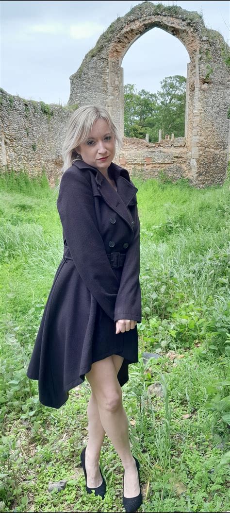 Countryside Tog Fashion Modelling Image • Image Id 928938