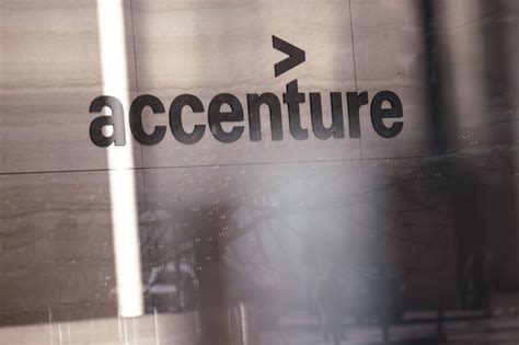 Linklaters Hires Accenture For Ai Push