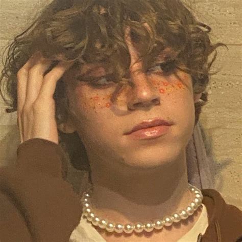 Flame Impala Adlı Kullanıcının Soft Boy Panosundaki Pin