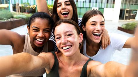 The Distinct Types Of Single People And The Best Worst Traits Of Each Niki Payne YourTango