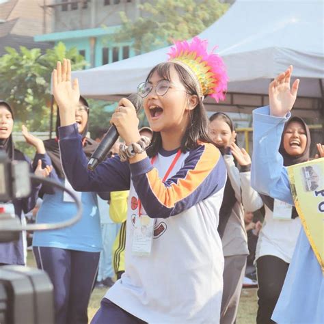 Pengenalan Lingkungan Sekolah PLS Hari Ke SMA Plus PGRI Cibinong