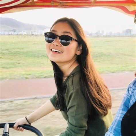 Feel To Be Human ХҮН гэдгээ МЭДРЭХ Medium