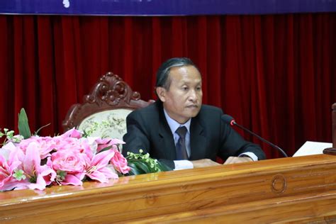 ສະຖາບັນການເມືອງ ແລະ ການປົກຄອງແຫ່ງຊາດ ສຳເລັດບຳລຸງທິດສະດີການເມືອງ ການປົກຄອງ ໃຫ້ເລຂາພັກນະຄອນ ເມືອງ