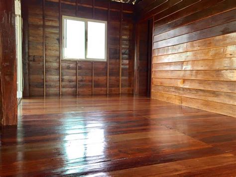 ออกแบบเอง บ้านไม้ ผสมผสานปูนลอฟ์ สองชั้น ริมสระน้ำ ลักษณะบ้านจะเป็นบ้านสองชั้น แบ่ออกเป็นฝั่ง