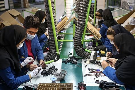 بحران‌ اقتصادی ایران چه کسانی را قربانی می‌کند؟