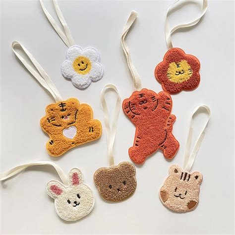 꽃과 귀여운 이름 열쇠 고리 절묘한 자수 작은 곰 펜던트 열쇠 고리 도매 패션 호랑이 열쇠 고리 이름표 Aliexpress
