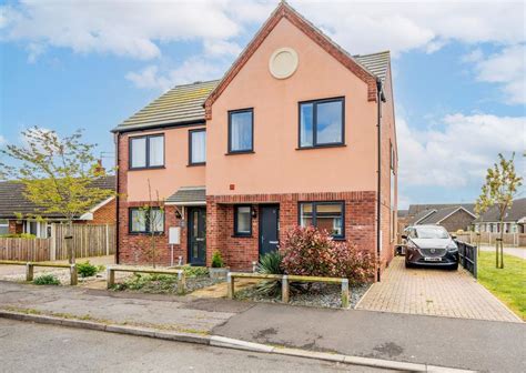 Camping Field Lane Stalham 2 Bed Semi Detached House £81000