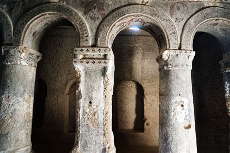 2023塞利梅修道院游玩攻略塞利梅修道院建在一座凝灰岩【去哪儿攻略】