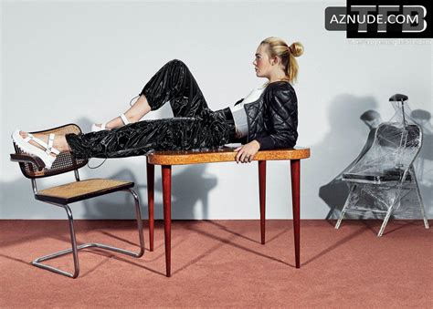 Elle Fanning Sexy In Lofficiel Winter 2021 American Actress Turns Up A