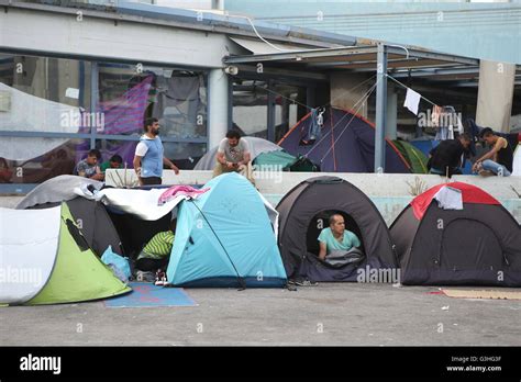 Athens Greece 14th Apr 2016 Refugees And Immigrants In The Port Of Piraeus Authorities Try