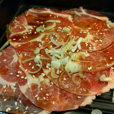 Kinnom หมูคูโรบูตะ ร้านวากิวยากินิกุ ชิ้นใหญ่ นุ่ม หอม อร่อย Kinnom