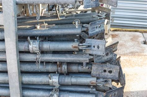 모 놀리 식 구조에 콘크리트를 부을 때 거푸집 공사용 타이 프리미엄 사진