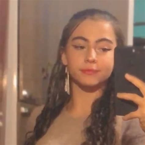 Larinha Vitzx Threads Say More