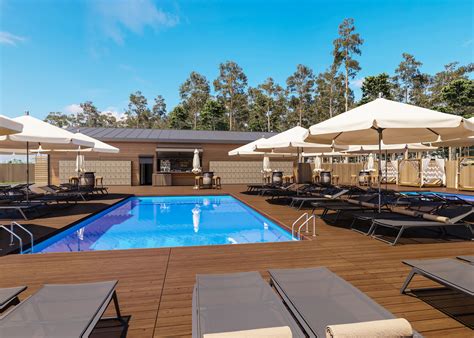 Відпочинок під Києвом в комплексі з басейном Сімейний парк Ясногородка