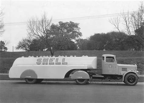 30 Amazing Vintage Photographs Of Delivery Trucks From The 1930s