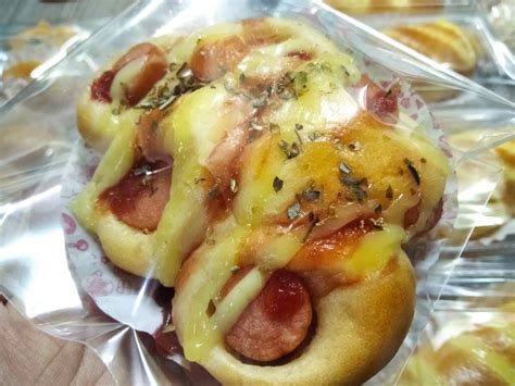 📌ดึกๆ ๆ🌛 เตรียมออเดอร์ให้พรุ่งนี้🌞 ขนมปัง ขนมเค้ก ราคาไม่แพง แต่อิ่มได้น่ะ 👍 เริ่มต้น10