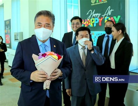 БНСУ ын Гадаад хэргийн сайд Пак Жин ий айлчлал өндөрлөжээ Dens Mn Популизмаас ангид хараат