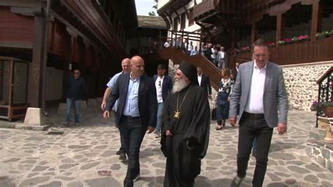 Посета на ПВРСМ Димитар Ковачевски на манастирот Св Јован Бигорски Youtube