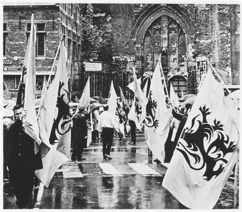 Leeuwenvlaggen Openen Het Academiejaar Luc De Munck Over De Opening