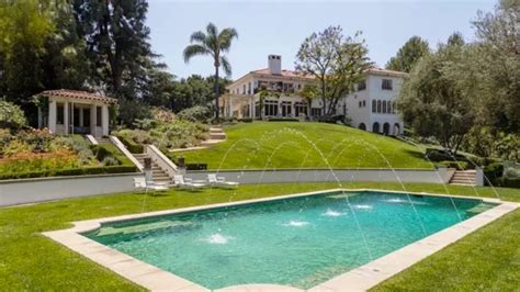 Angelina Jolie Finalizing Deal On 25 Million Cecil B Demille Estate