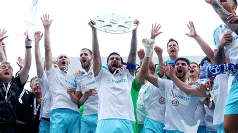 Nach Drei Jahren Danny Latza Verlässt Schalke 2 Bundesliga