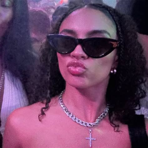 Sammy Somerville • Threads Say More