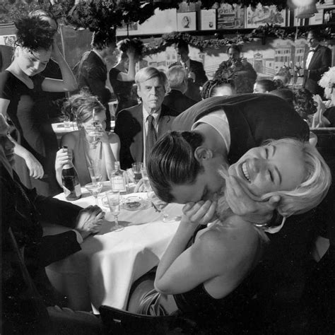 “Өөрийн бүсгүйдээ дурлачихаад түүнийгээ харуулахаас айдаггүй эр хүнээс