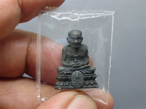 หลวงปู่ทวด วัดช้างให้ ลอยองค์ เนื้อนวโลหะ ตราสัญลักษณ์ มวก รุ่นประวัติศาสตร์เฉลิมพระเกียรติ