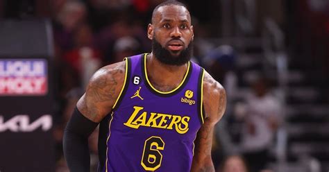 Lebron James Does Lakers Postgame Interview In Nothing But Tiny Towel